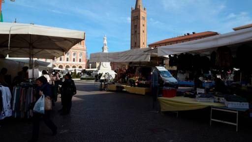Forlì, si spostano alcune bancarelle del mercato ambulante