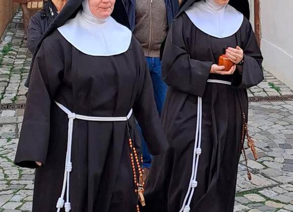 Rimini. Giovane suora clarissa prende i voti ed entra nel monastero di ...