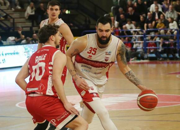 Basket A2, Landi passa subito oltre: "I play-off l'orgoglio di Rimini"