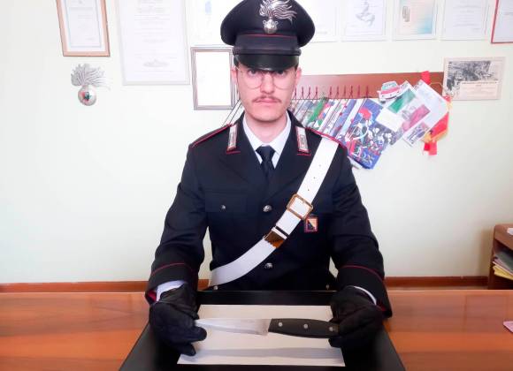 Arrestato dopo la rapina col coltello alla sala slot di Medicina: il titolare reagisce, gli ...