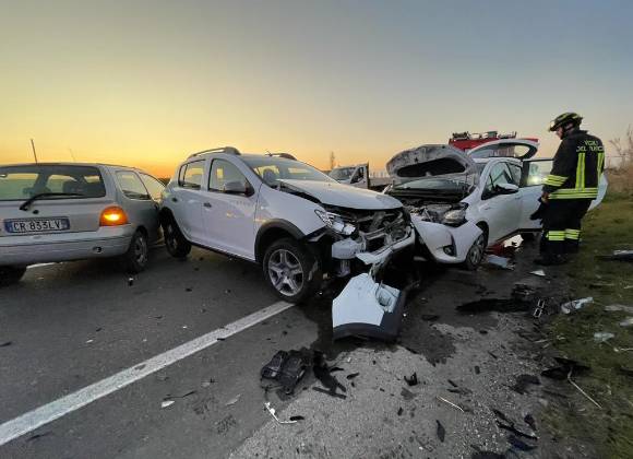 Incidente sull'Adriatica a Cesenatico con 3 mezzi coinvolti: traffico ...