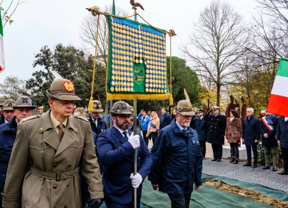 "Viva gli Alpini, viva Rimini, viva l'Italia": il monumento al 150 ...