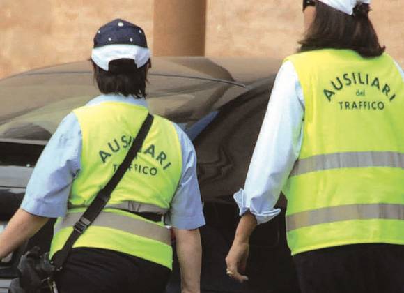 Cesena, pass falso per parcheggiare in centro in zona ztl: denunciato