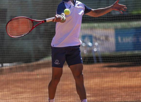 Tennis, anche Bronzetti all'Open di Torre Pedrera