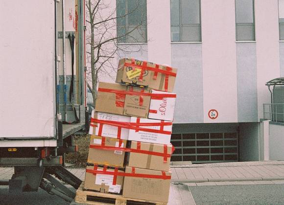 Forlì, finti trasportatori sparivano con la merce: sgominata la banda