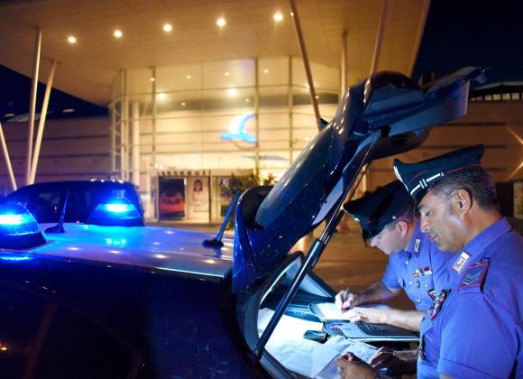 Rimini, maxi-rissa in strada nella notte: 8 denunciati Rimini, maxi-rissa in strada nella notte: 8 denunciati