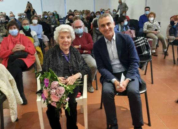 Rimini, gli auguri del sindaco per i 100 anni della professoressa ...