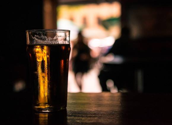 Cesena, ubriaco arrestato al bar: terzo guaio in fotocopia in pochi mesi