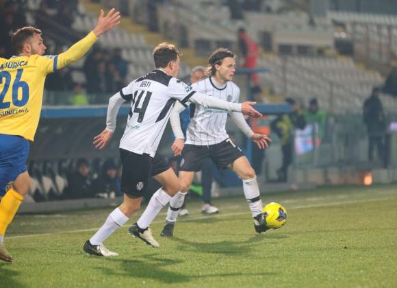 Calcio C, il Cesena aspetta il Pineto. Toscano: “Il gruppo mi fa felice ... Calcio C, il Cesena aspetta il Pineto. Toscano: “Il gruppo mi fa felice ...