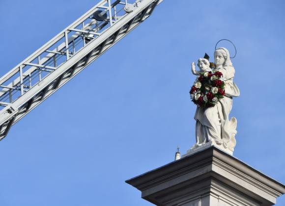 Forlì, la statua della madonna del Fuoco è tornata a splendere