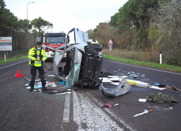 Morto il 48enne ferito nell'incidente alla rotonda di Marina di Ravenna Morto il 48enne ferito nell'incidente alla rotonda di Marina di Ravenna