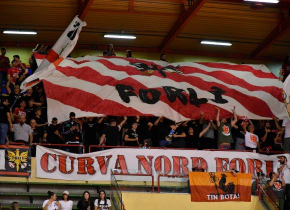 “Se non entrano i riminesi, stiamo fuori anche noi”: gli ultras di ...