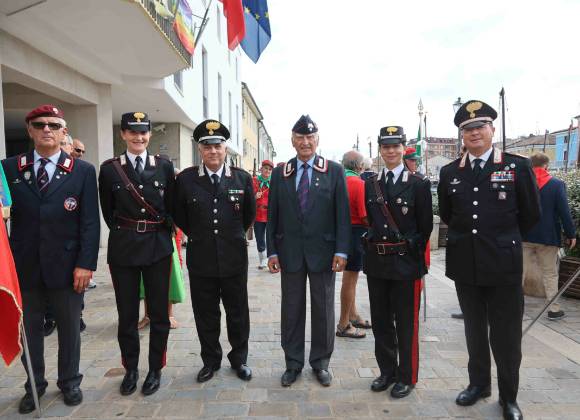 Cesenatico, l'omaggio dei garibaldini: corteo senza poter salire in ...