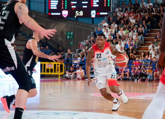 Serie A2, Riviera Banca Rimini sconfitta a Udine (95-86): friulani promossi in A1