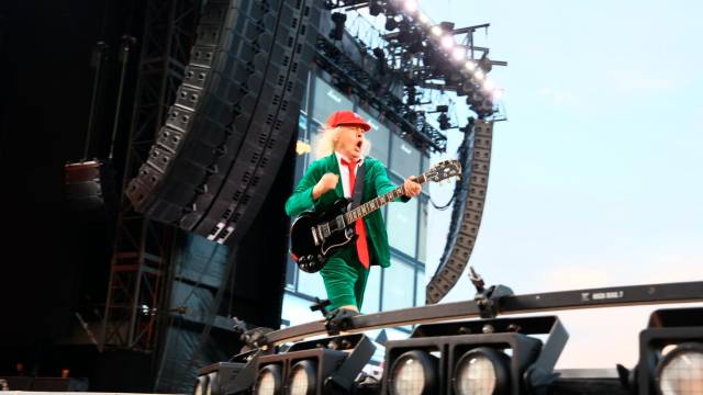 Imola, lo spettacolo potente degli AC/DC nella storia della musica rock ...