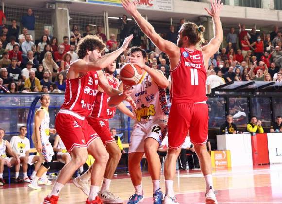 Basket B, Andrea Costa e Virtus: la doppia caccia al fattore campo ...