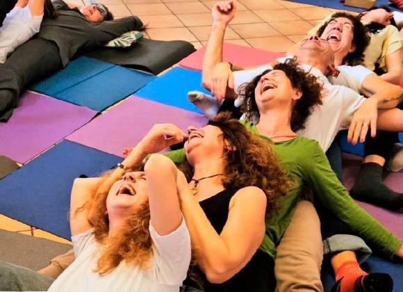 A Cesena arriva lo “Yoga della risata”: il corso del mercoledì per ...
