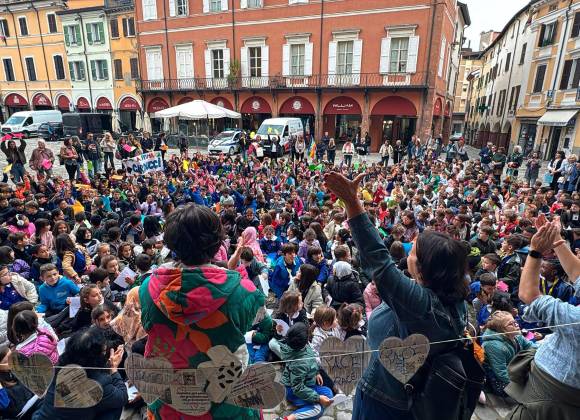 Cesena, la Marcia della Pace dei bambini in Piazza del Popolo VIDEO GALLERY