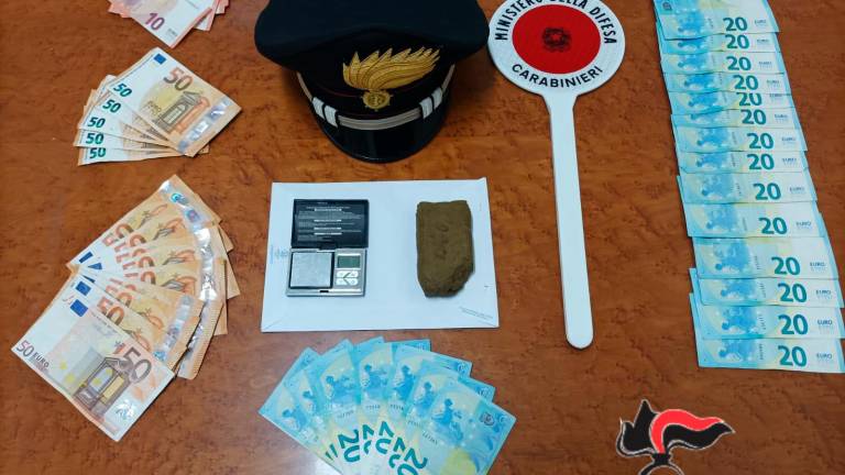 Gatteo, sorpreso con un etto di hashish: 23enne arrestato