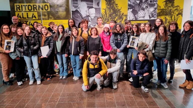 A Bologna un viaggio fotografico del ritorno alla vita dopo la Shoah curato dagli studenti dell ...