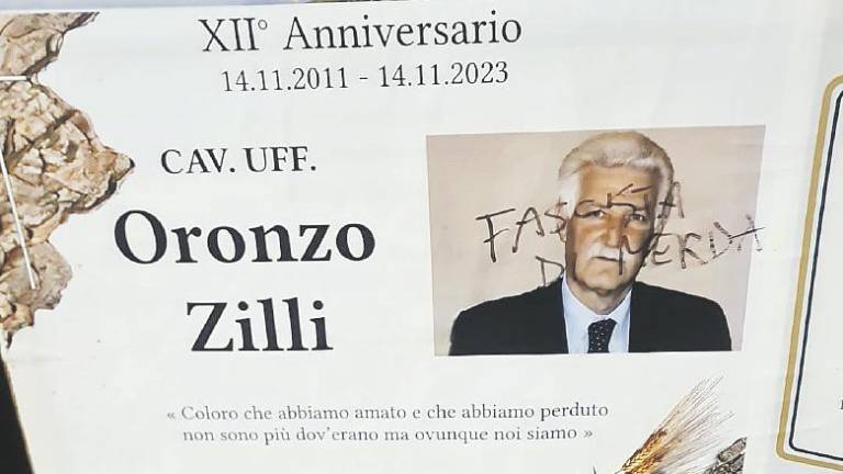 Rimini, sfregiato il manifesto di Zilli. Il figlio e il sindaco: “Un gesto stupido e ignobile”